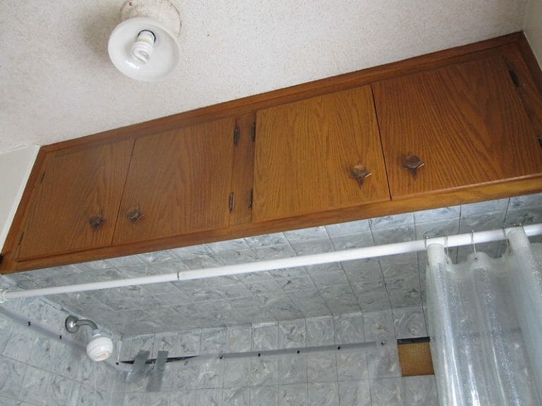 How to Remove Mold From a Bathroom Popcorn Ceiling | ServiceMaster