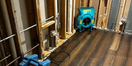 11 Sure Signs of Water Damage in the Walls