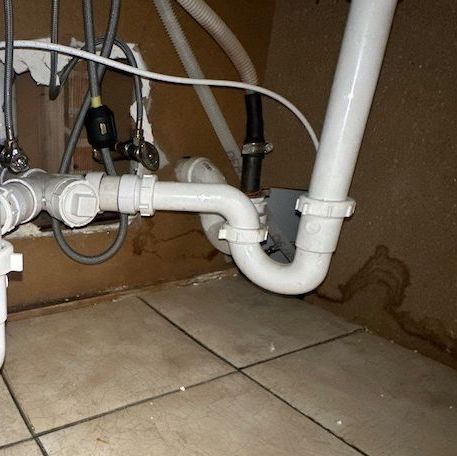 Burst Pipe Water Damage Cleanup Lake Zurich, IL - Call 847-459-3900